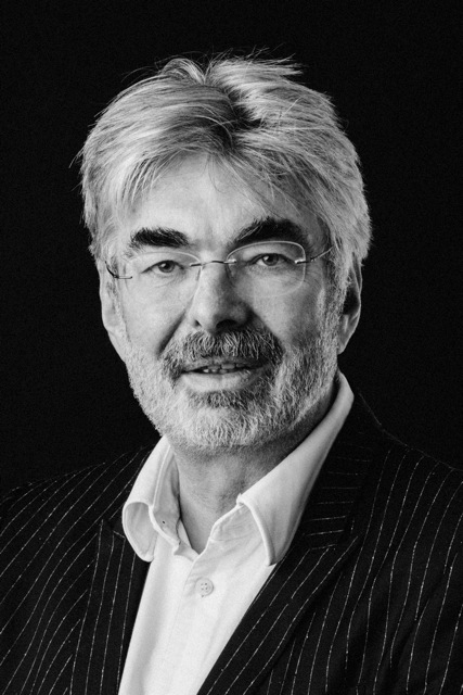 Peter Mathews: Der leere Stuhl bei Amazon - buchreport